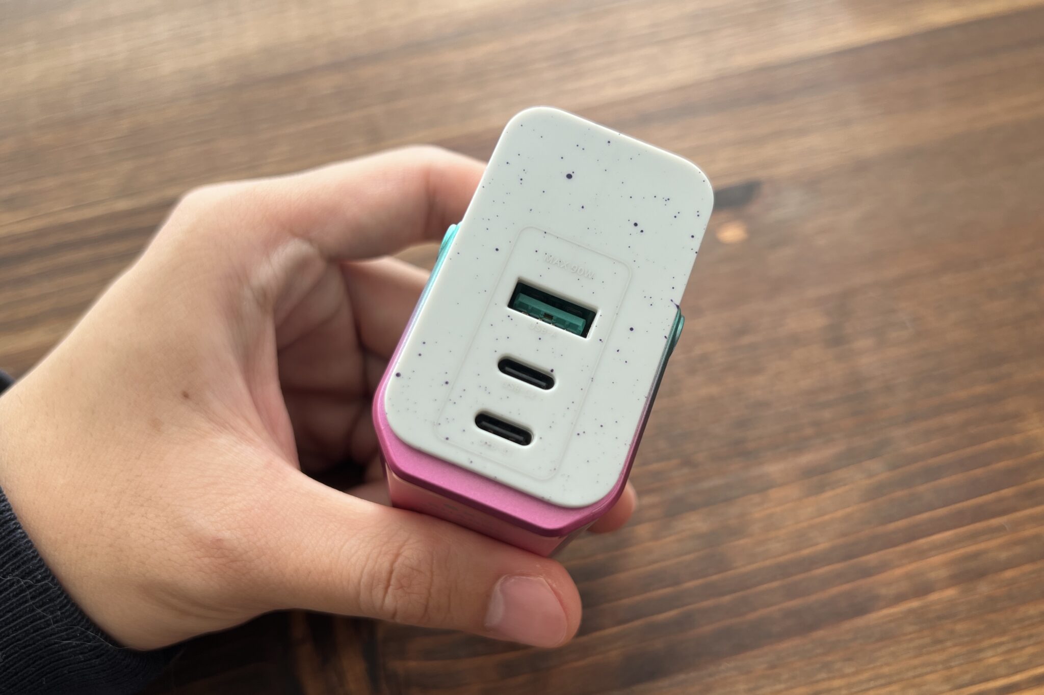 Angry Miaoのイカした充電器『CYBERCHARGE 90W』を触ってみた！ | 25歳の壁