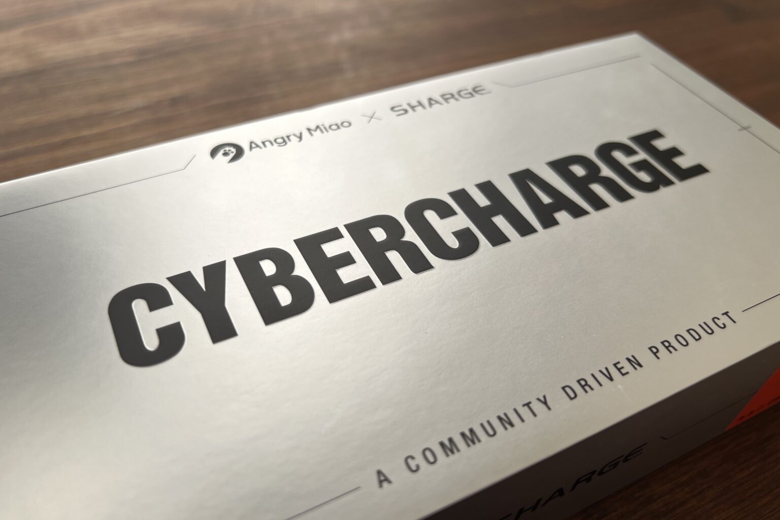 Angry Miaoのイカした充電器『CYBERCHARGE 90W』を触ってみた！ | 25歳の壁