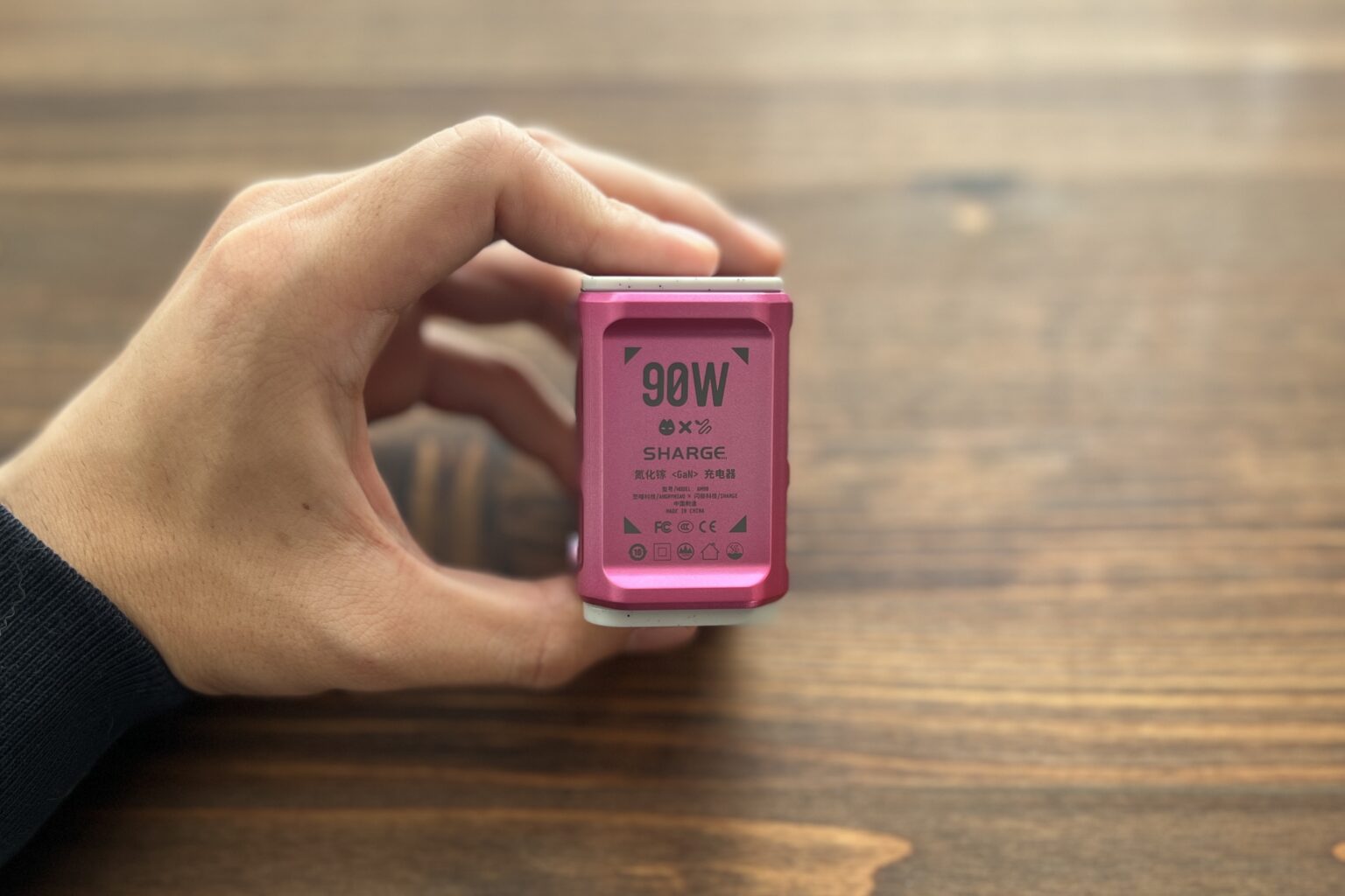 Angry Miaoのイカした充電器『CYBERCHARGE 90W』を触ってみた！ | 25歳の壁